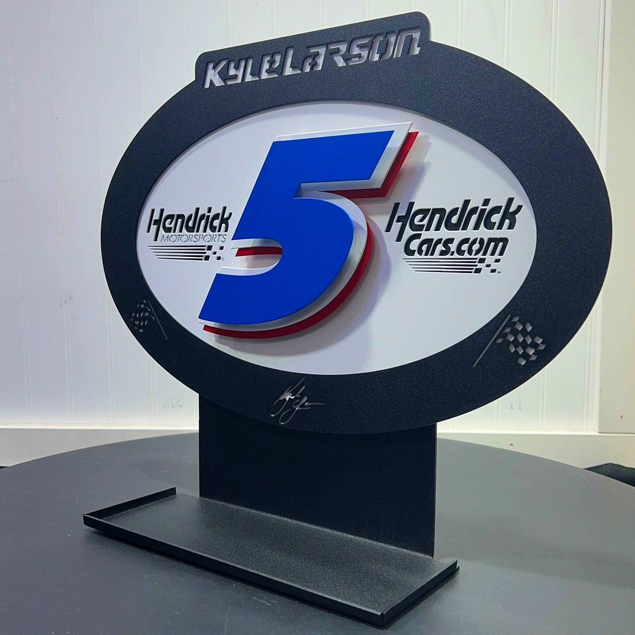 Kyle Larson #5 Oval 3D Oval 3D Premier Metal Diecast Display – Premier ...